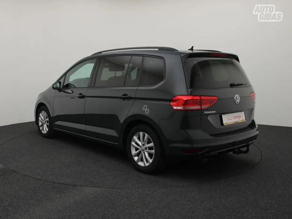 Grey Volkswagen Touran 2015 in Vilnius, with an engine capacity of 1.40 L and mileage of 204 thousand km for 11099 €, photo 7 on AUTOMOTO.COM.LV