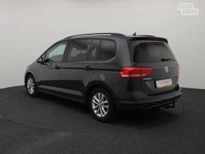 Grey Volkswagen Touran 2015 in Vilnius, with an engine capacity of 1.40 L and mileage of 204 thousand km for 11099 €, photo 8 on AUTOMOTO.COM.LV