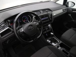 Grey Volkswagen Touran 2015 in Vilnius, with an engine capacity of 1.40 L and mileage of 204 thousand km for 11099 €, photo 17 on AUTOMOTO.COM.LV