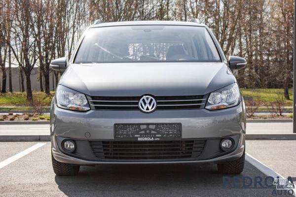 Grey Volkswagen Touran 2015 in Kaunas, with an engine capacity of 1.60 L and mileage of 210 thousand km for 7500 €, photo 2 on AUTOMOTO.COM.LV
