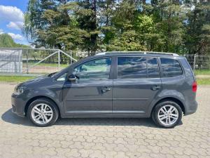 Pelēks Volkswagen Touran 2015 Viļņa, ar dzinēja tilpumu 1.60 L un nobraukumu 164 tūkst. km par 6400 €, foto 9 vietnē AUTOMOTO.COM.LV