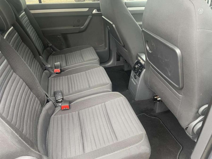 Pelēks Volkswagen Touran 2015 Viļņa, ar dzinēja tilpumu 1.60 L un nobraukumu 164 tūkst. km par 6400 €, foto 13 vietnē AUTOMOTO.COM.LV