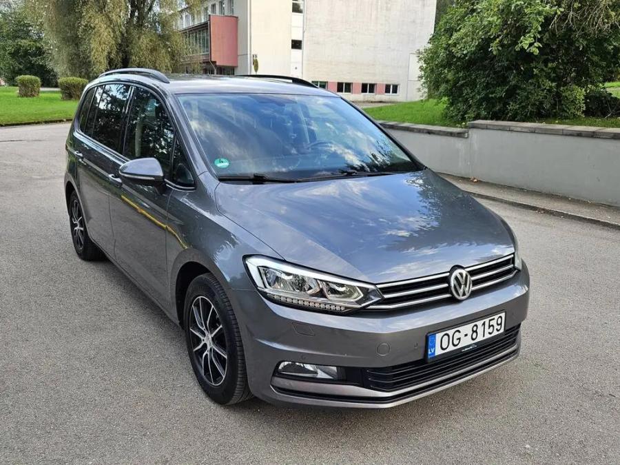 Pelēks Volkswagen Touran 2015 Jēkabpils, ar dzinēja tilpumu 2.00 L un nobraukumu 290 tūkst. km par 10490 €, foto 4 vietnē AUTOMOTO.COM.LV
