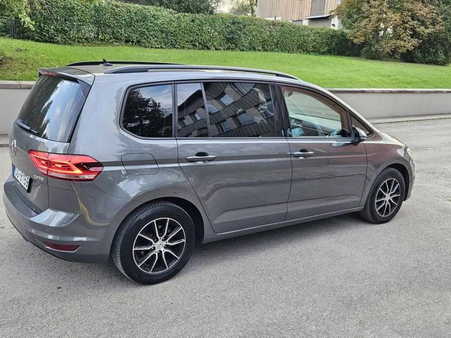 Pelēks Volkswagen Touran 2015 Jēkabpils, ar dzinēja tilpumu 2.00 L un nobraukumu 290 tūkst. km par 10490 €, foto 7 vietnē AUTOMOTO.COM.LV