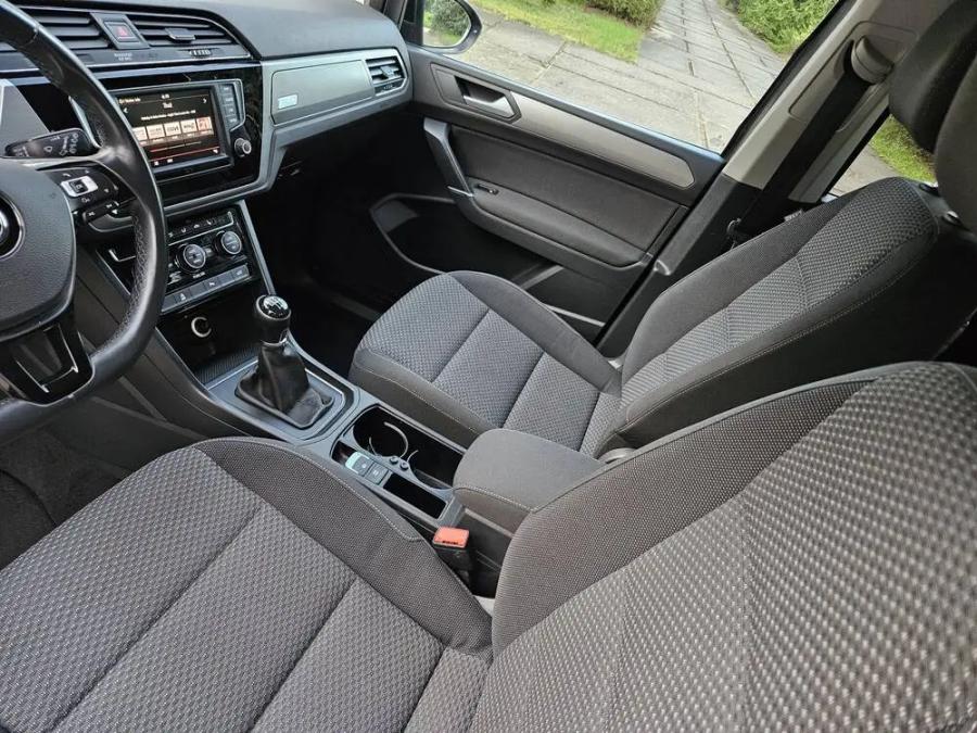 Pelēks Volkswagen Touran 2015 Jēkabpils, ar dzinēja tilpumu 2.00 L un nobraukumu 290 tūkst. km par 10490 €, foto 15 vietnē AUTOMOTO.COM.LV