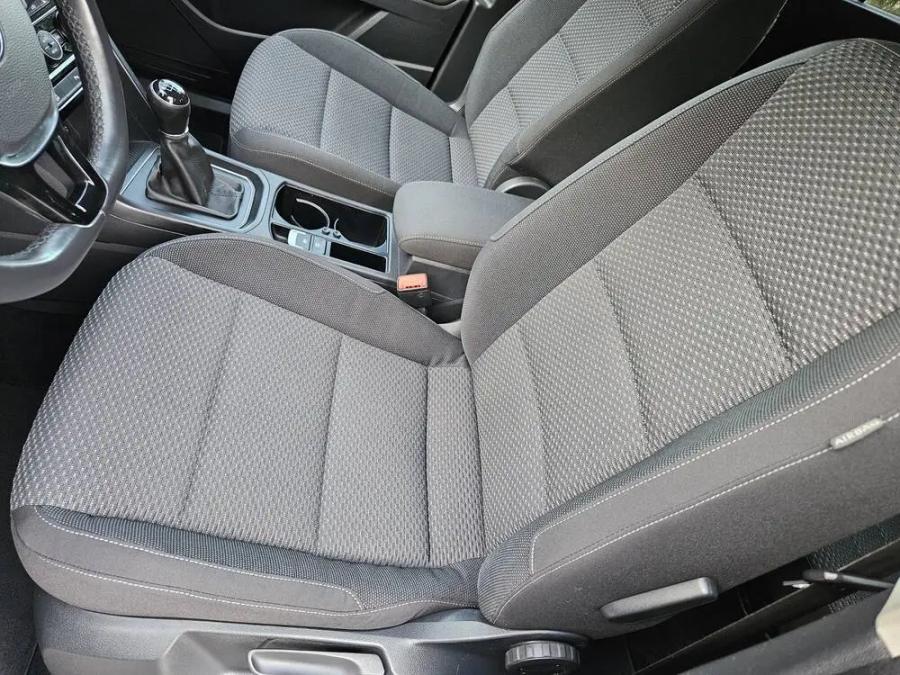 Pelēks Volkswagen Touran 2015 Jēkabpils, ar dzinēja tilpumu 2.00 L un nobraukumu 290 tūkst. km par 10490 €, foto 16 vietnē AUTOMOTO.COM.LV