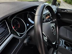 Pelēks Volkswagen Touran 2015 Jēkabpils, ar dzinēja tilpumu 2.00 L un nobraukumu 290 tūkst. km par 10490 €, foto 17 vietnē AUTOMOTO.COM.LV