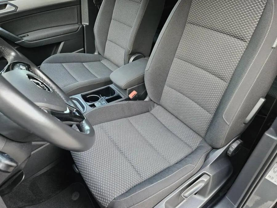 Pelēks Volkswagen Touran 2015 Jēkabpils, ar dzinēja tilpumu 2.00 L un nobraukumu 290 tūkst. km par 10490 €, foto 18 vietnē AUTOMOTO.COM.LV