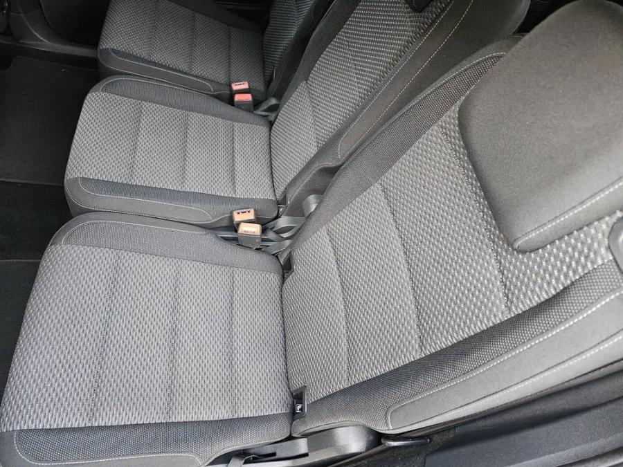Pelēks Volkswagen Touran 2015 Jēkabpils, ar dzinēja tilpumu 2.00 L un nobraukumu 290 tūkst. km par 10490 €, foto 19 vietnē AUTOMOTO.COM.LV