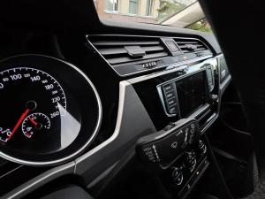 Pelēks Volkswagen Touran 2015 Jēkabpils, ar dzinēja tilpumu 2.00 L un nobraukumu 290 tūkst. km par 10490 €, foto 24 vietnē AUTOMOTO.COM.LV