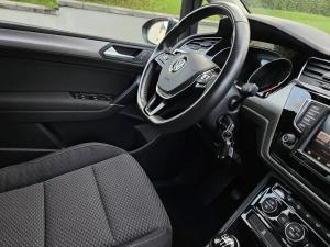 Pelēks Volkswagen Touran 2015 Jēkabpils, ar dzinēja tilpumu 2.00 L un nobraukumu 290 tūkst. km par 10490 €, foto 27 vietnē AUTOMOTO.COM.LV