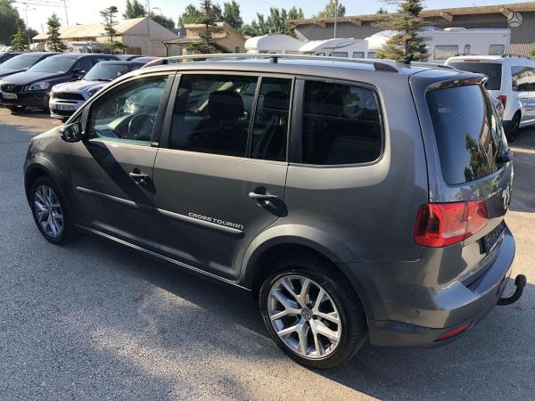 Grey Volkswagen Touran 2015 in Klaipeda, with an engine capacity of 1.97 L and mileage of 246 thousand km for 8800 €, photo 6 on AUTOMOTO.COM.LV