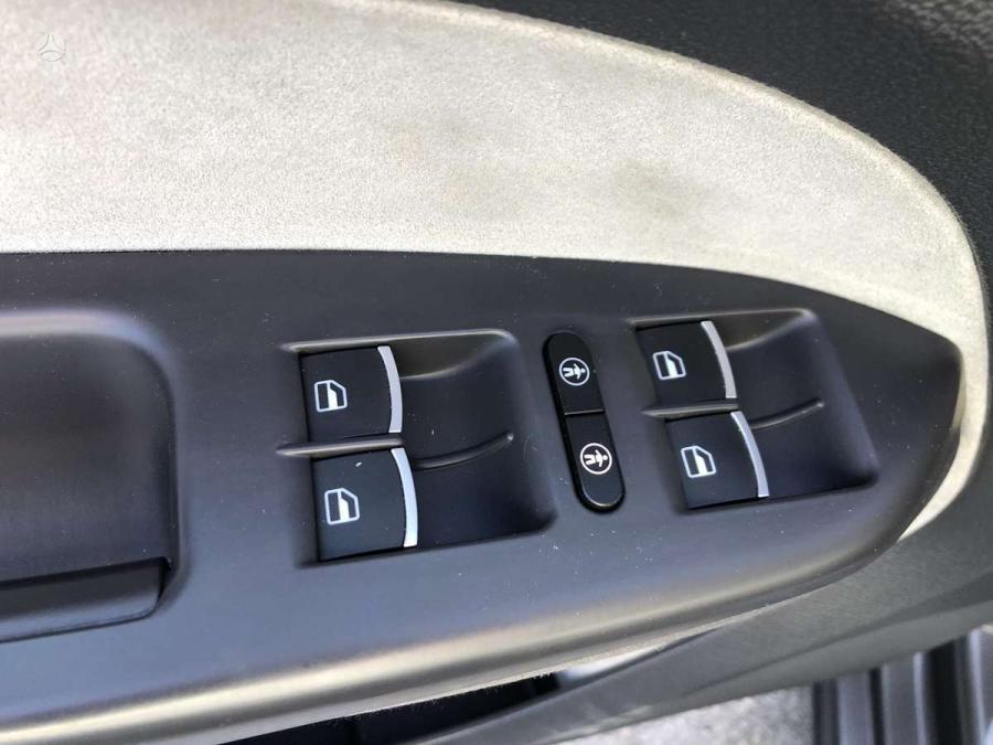 Pelēks Volkswagen Touran 2015 Klaipėda, ar dzinēja tilpumu 1.97 L un nobraukumu 246 tūkst. km par 8800 €, foto 14 vietnē AUTOMOTO.COM.LV
