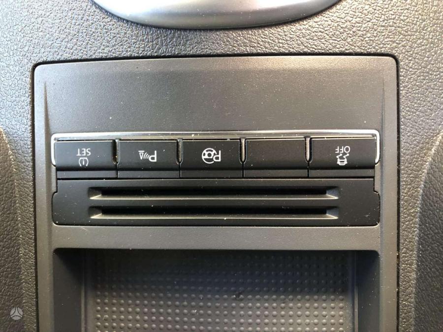 Pelēks Volkswagen Touran 2015 Klaipėda, ar dzinēja tilpumu 1.97 L un nobraukumu 246 tūkst. km par 8800 €, foto 17 vietnē AUTOMOTO.COM.LV