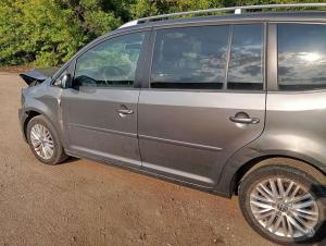 Grey Volkswagen Touran 2015 in Ukmerge, with an engine capacity of 2.00 L and mileage of 294 thousand km for 2500 €, photo 6 on AUTOMOTO.COM.LV