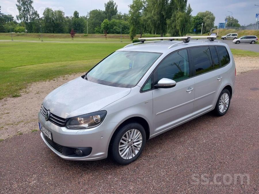 Pelēks Volkswagen Touran 2015 Rīga, ar dzinēja tilpumu 2.00 L un nobraukumu 322 tūkst. km par 7250 €, foto 1 vietnē AUTOMOTO.COM.LV