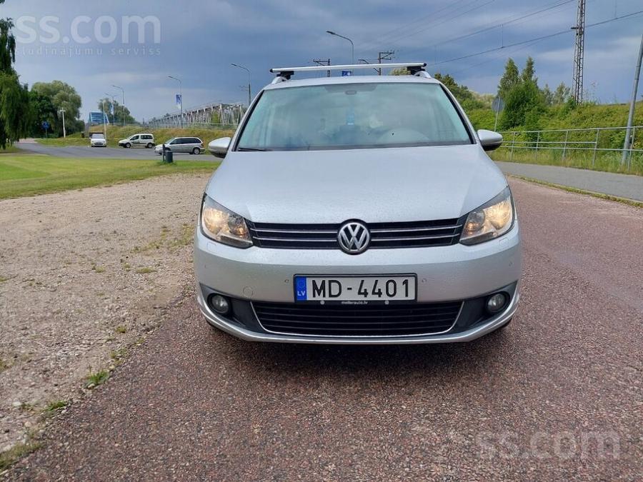 Pelēks Volkswagen Touran 2015 Rīga, ar dzinēja tilpumu 2.00 L un nobraukumu 322 tūkst. km par 7250 €, foto 3 vietnē AUTOMOTO.COM.LV