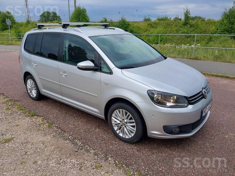 Pelēks Volkswagen Touran 2015 Rīga, ar dzinēja tilpumu 2.00 L un nobraukumu 322 tūkst. km par 7250 €, foto 4 vietnē AUTOMOTO.COM.LV