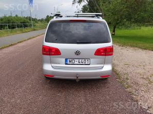 Pelēks Volkswagen Touran 2015 Rīga, ar dzinēja tilpumu 2.00 L un nobraukumu 322 tūkst. km par 7250 €, foto 6 vietnē AUTOMOTO.COM.LV
