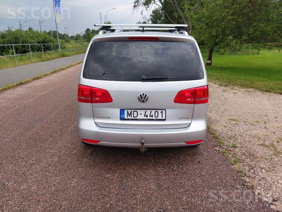 Pelēks Volkswagen Touran 2015 Rīga, ar dzinēja tilpumu 2.00 L un nobraukumu 322 tūkst. km par 7250 €, foto 6 vietnē AUTOMOTO.COM.LV