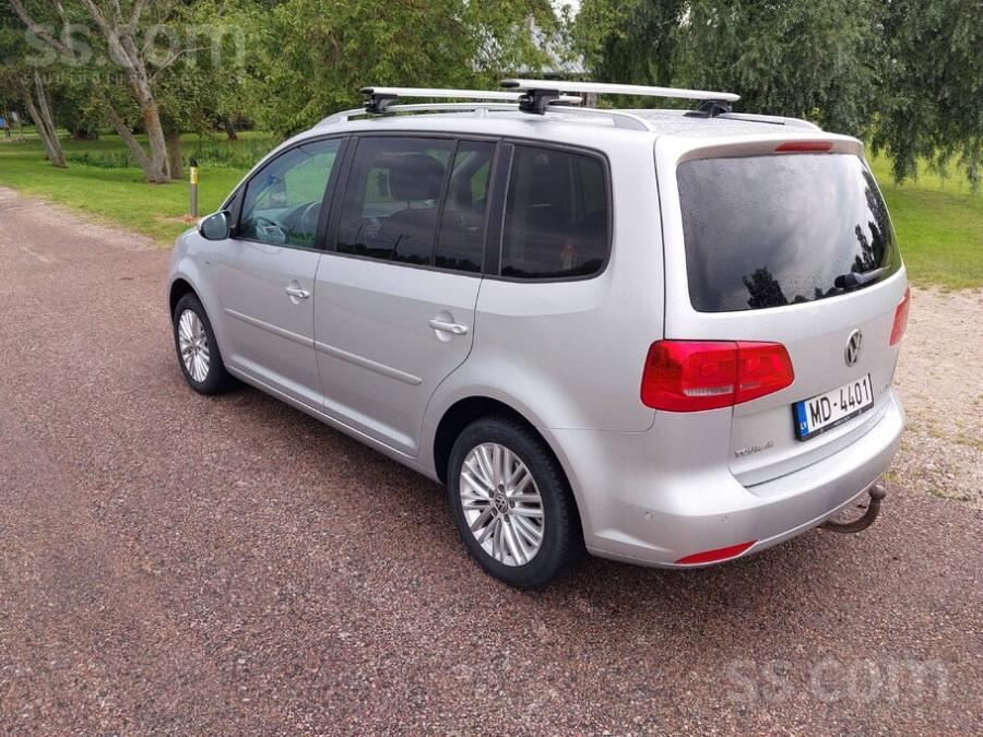Pelēks Volkswagen Touran 2015 Rīga, ar dzinēja tilpumu 2.00 L un nobraukumu 322 tūkst. km par 7250 €, foto 7 vietnē AUTOMOTO.COM.LV