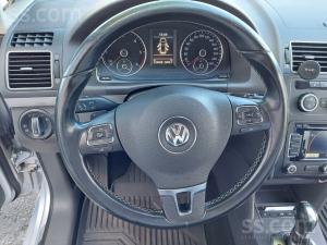 Pelēks Volkswagen Touran 2015 Rīga, ar dzinēja tilpumu 2.00 L un nobraukumu 322 tūkst. km par 7250 €, foto 12 vietnē AUTOMOTO.COM.LV