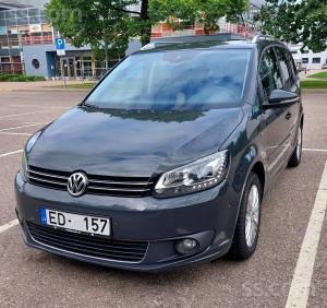 Pelēks Volkswagen Touran 2015 Jelgava, ar dzinēja tilpumu 2.00 L un nobraukumu 260 tūkst. km par 8900 €, foto  vietnē AUTOMOTO.COM.LV