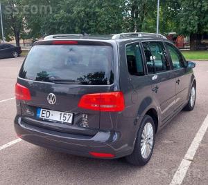 Pelēks Volkswagen Touran 2015 Jelgava, ar dzinēja tilpumu 2.00 L un nobraukumu 260 tūkst. km par 8900 €, foto 4 vietnē AUTOMOTO.COM.LV