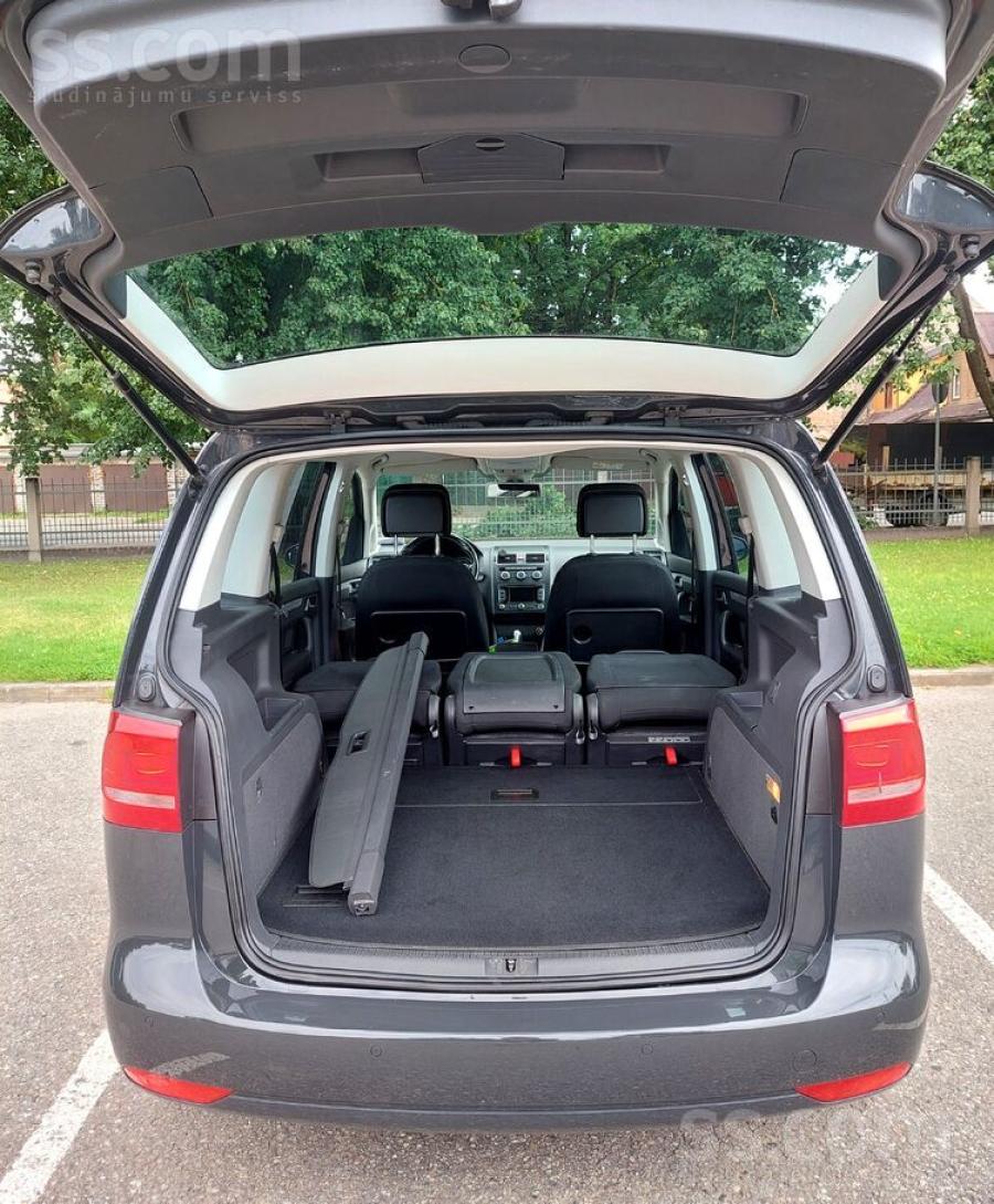 Pelēks Volkswagen Touran 2015 Jelgava, ar dzinēja tilpumu 2.00 L un nobraukumu 260 tūkst. km par 8900 €, foto 11 vietnē AUTOMOTO.COM.LV