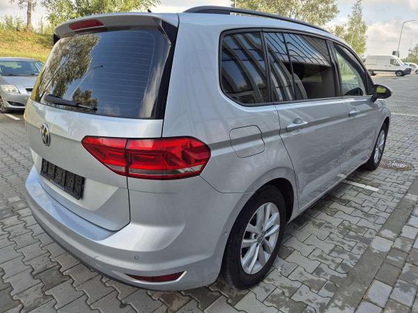 Pelēks Volkswagen Touran 2015 Viļņa, ar dzinēja tilpumu 1.60 L un nobraukumu 300 tūkst. km par 7950 €, foto 6 vietnē AUTOMOTO.COM.LV