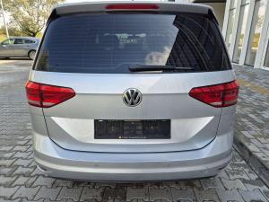 Grey Volkswagen Touran 2015 in Vilnius, with an engine capacity of 1.60 L and mileage of 300 thousand km for 7950 €, photo 7 on AUTOMOTO.COM.LV
