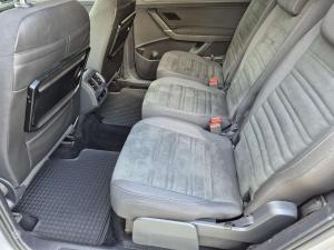 Grey Volkswagen Touran 2015 in Vilnius, with an engine capacity of 1.60 L and mileage of 300 thousand km for 7950 €, photo 12 on AUTOMOTO.COM.LV