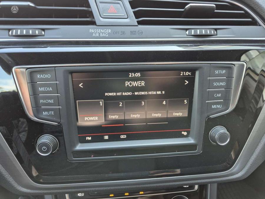 Grey Volkswagen Touran 2015 in Vilnius, with an engine capacity of 1.60 L and mileage of 300 thousand km for 7950 €, photo 17 on AUTOMOTO.COM.LV