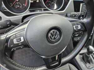 Grey Volkswagen Touran 2015 in Vilnius, with an engine capacity of 1.60 L and mileage of 300 thousand km for 7950 €, photo 19 on AUTOMOTO.COM.LV