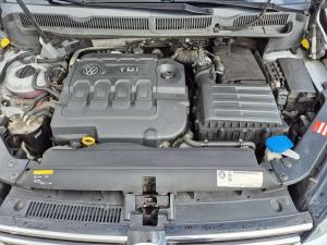 Grey Volkswagen Touran 2015 in Vilnius, with an engine capacity of 1.60 L and mileage of 300 thousand km for 7950 €, photo 20 on AUTOMOTO.COM.LV