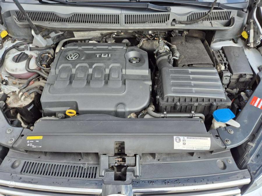 Grey Volkswagen Touran 2015 in Vilnius, with an engine capacity of 1.60 L and mileage of 300 thousand km for 7950 €, photo 20 on AUTOMOTO.COM.LV