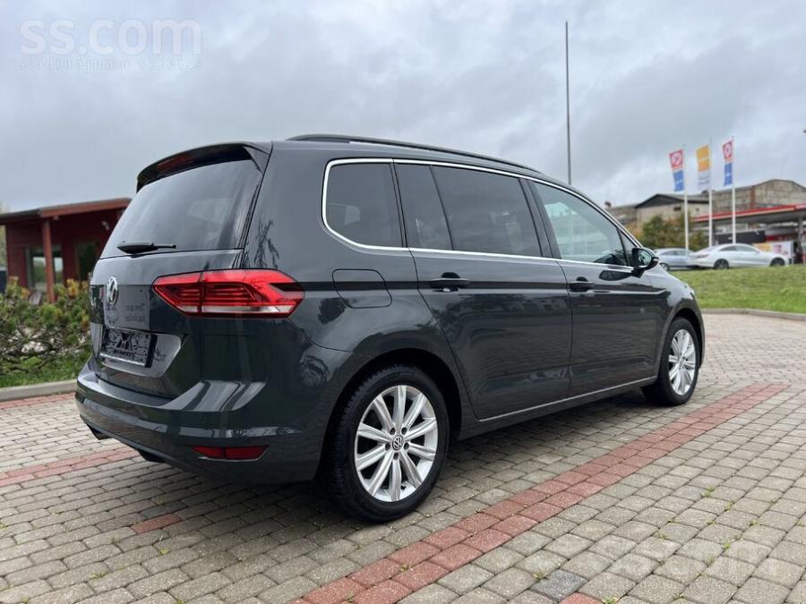 Pelēks Volkswagen Touran 2015 Cēsis, ar dzinēja tilpumu 1.40 L un nobraukumu 220 tūkst. km par 11500 €, foto 4 vietnē AUTOMOTO.COM.LV