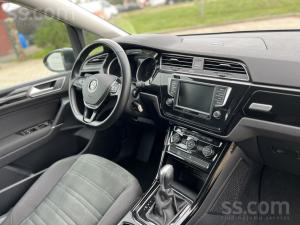 Pelēks Volkswagen Touran 2015 Cēsis, ar dzinēja tilpumu 1.40 L un nobraukumu 220 tūkst. km par 11500 €, foto 12 vietnē AUTOMOTO.COM.LV