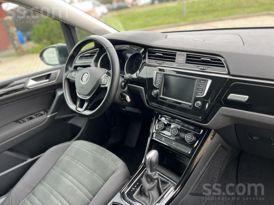 Pelēks Volkswagen Touran 2015 Cēsis, ar dzinēja tilpumu 1.40 L un nobraukumu 220 tūkst. km par 11500 €, foto 12 vietnē AUTOMOTO.COM.LV