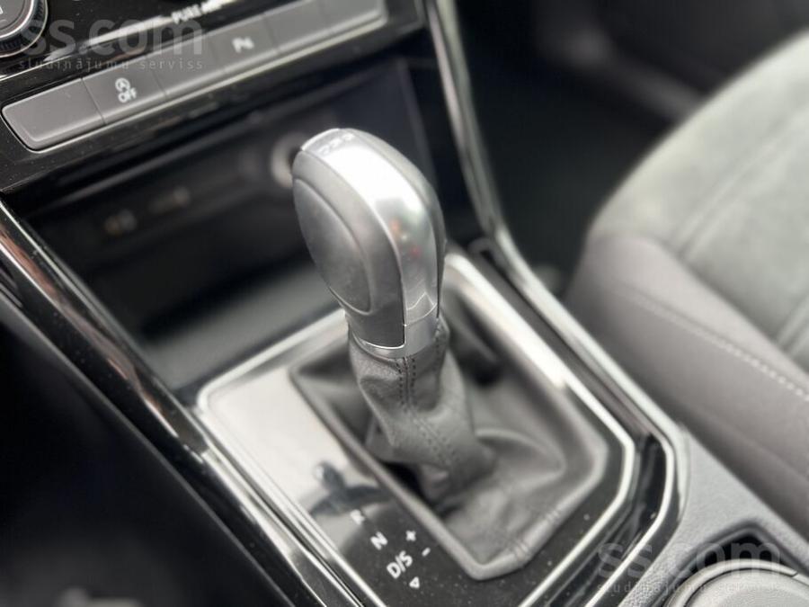 Pelēks Volkswagen Touran 2015 Cēsis, ar dzinēja tilpumu 1.40 L un nobraukumu 220 tūkst. km par 11500 €, foto 21 vietnē AUTOMOTO.COM.LV