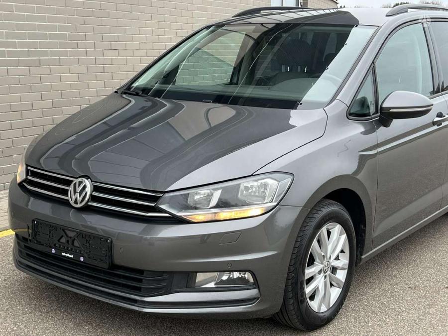 Pelēks Volkswagen Touran 2016 Kėdainiai, ar dzinēja tilpumu 1.60 L un nobraukumu 239 tūkst. km par 8999 €, foto 8 vietnē AUTOMOTO.COM.LV