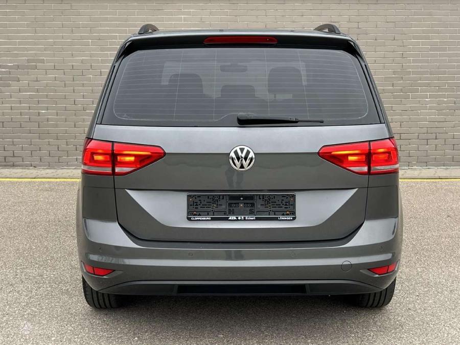 Pelēks Volkswagen Touran 2016 Kėdainiai, ar dzinēja tilpumu 1.60 L un nobraukumu 239 tūkst. km par 8999 €, foto 10 vietnē AUTOMOTO.COM.LV