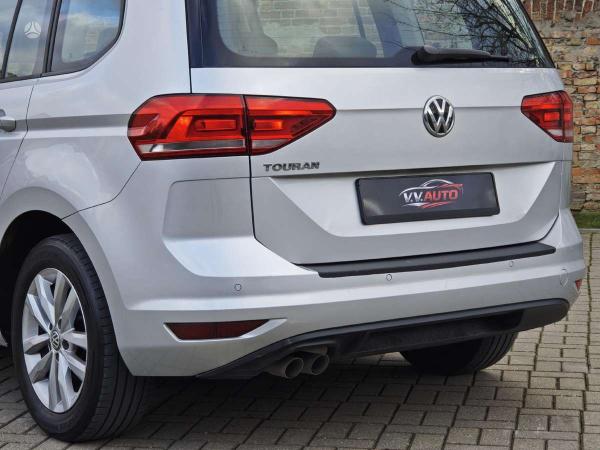 Grey Volkswagen Touran 2016 in Kedainiai, with an engine capacity of 1.97 L and mileage of 249 thousand km for 9500 €, photo 11 on AUTOMOTO.COM.LV