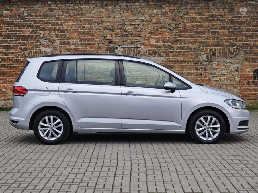 Pelēks Volkswagen Touran 2016 Kėdainiai, ar dzinēja tilpumu 1.97 L un nobraukumu 249 tūkst. km par 9500 €, foto 13 vietnē AUTOMOTO.COM.LV