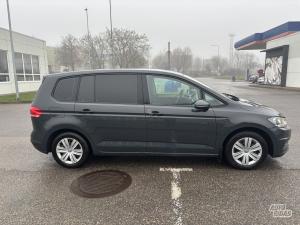 Grey Volkswagen Touran 2016 in Vilnius, with an engine capacity of 1.60 L and mileage of 318 thousand km for 7650 €, photo 2 on AUTOMOTO.COM.LV