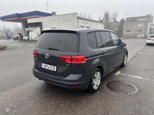 Pelēks Volkswagen Touran 2016 Viļņa, ar dzinēja tilpumu 1.60 L un nobraukumu 318 tūkst. km par 7650 €, foto 5 vietnē AUTOMOTO.COM.LV