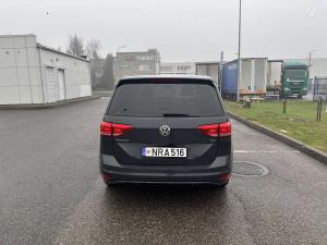 Pelēks Volkswagen Touran 2016 Viļņa, ar dzinēja tilpumu 1.60 L un nobraukumu 318 tūkst. km par 7650 €, foto 6 vietnē AUTOMOTO.COM.LV