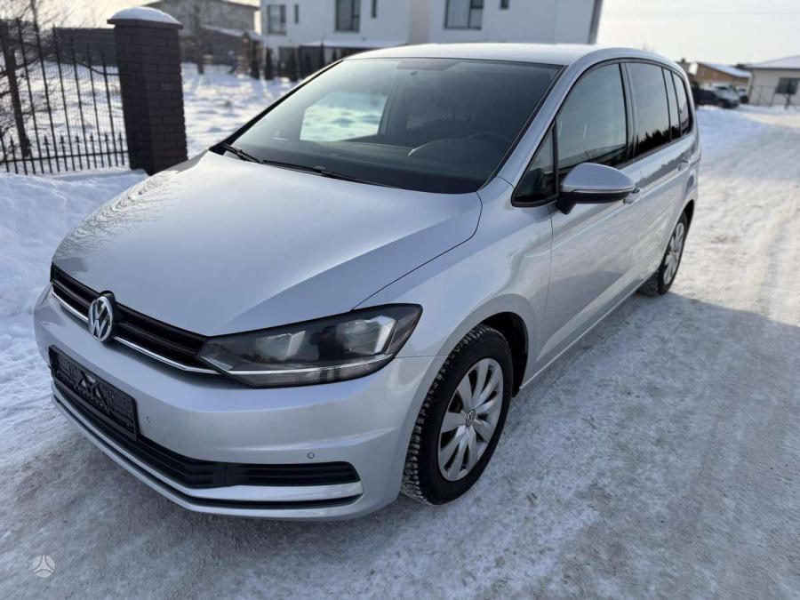 Pelēks Volkswagen Touran 2016 Kauņa, ar dzinēja tilpumu 1.60 L un nobraukumu 205 tūkst. km par 8300 €, foto 1 vietnē AUTOMOTO.COM.LV