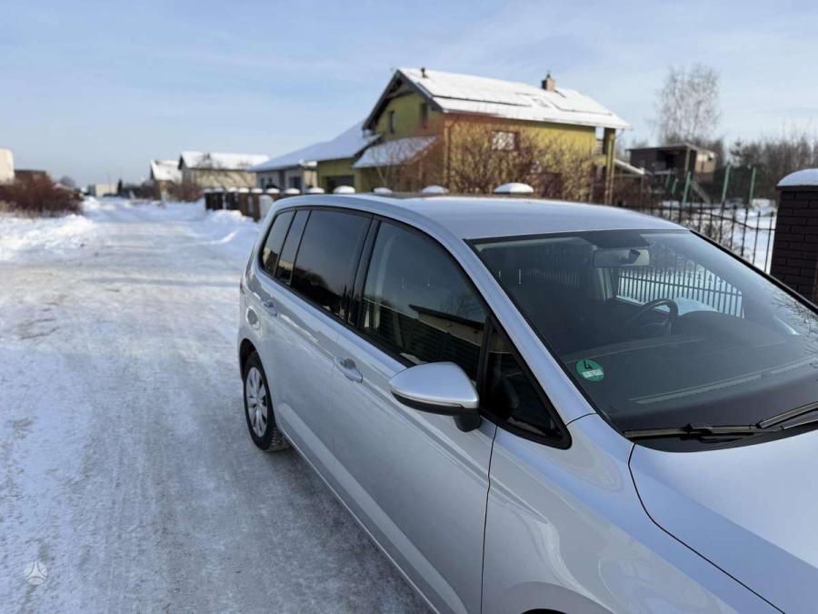 Pelēks Volkswagen Touran 2016 Kauņa, ar dzinēja tilpumu 1.60 L un nobraukumu 205 tūkst. km par 8300 €, foto 9 vietnē AUTOMOTO.COM.LV