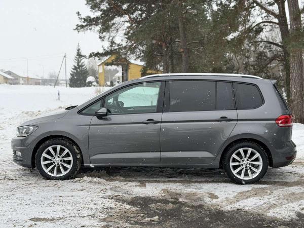 Pelēks Volkswagen Touran 2016 Utena, ar dzinēja tilpumu 1.97 L un nobraukumu 226 tūkst. km par 9650 €, foto 4 vietnē AUTOMOTO.COM.LV